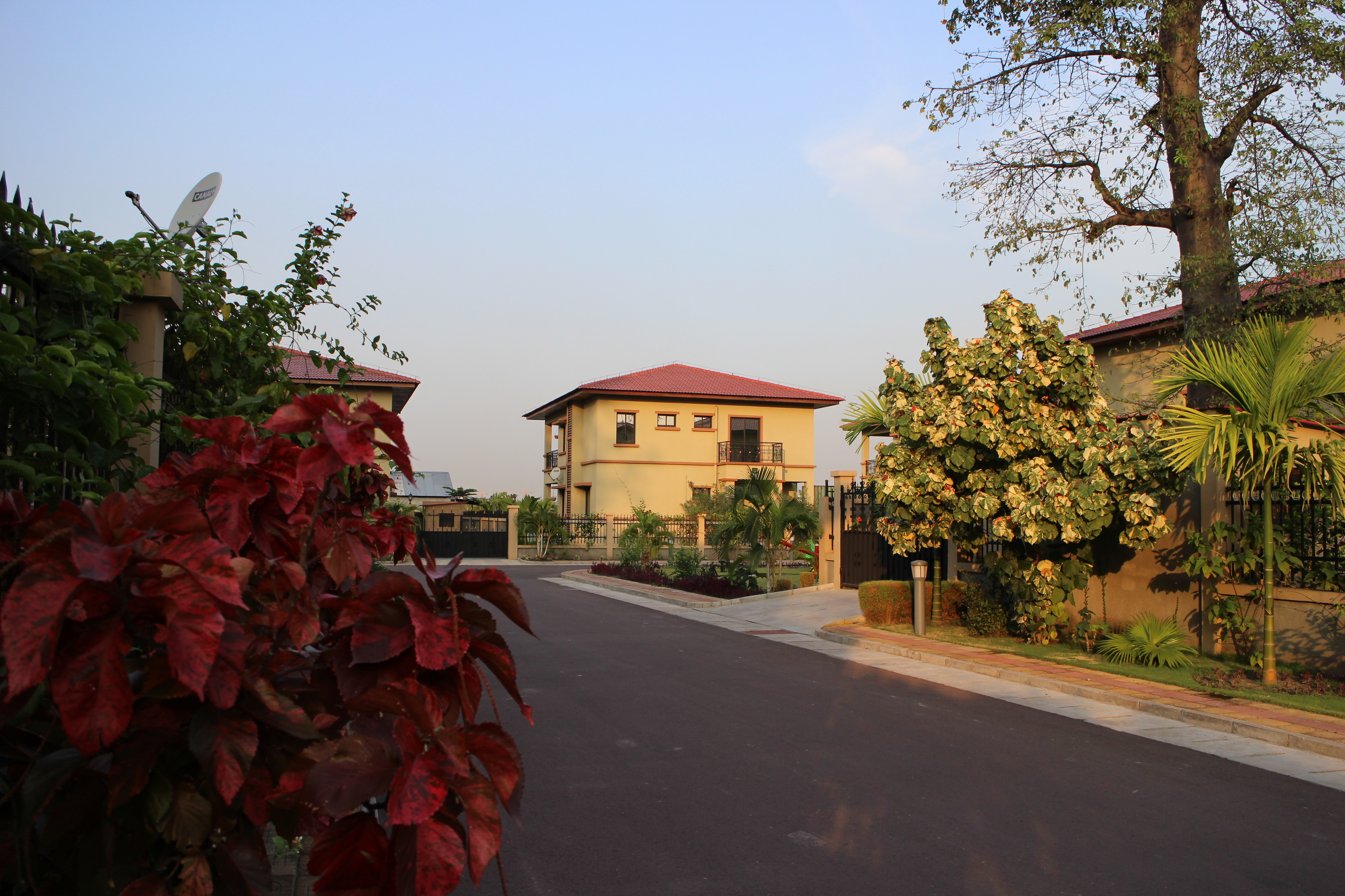 KIN OASIS city - real estate complex